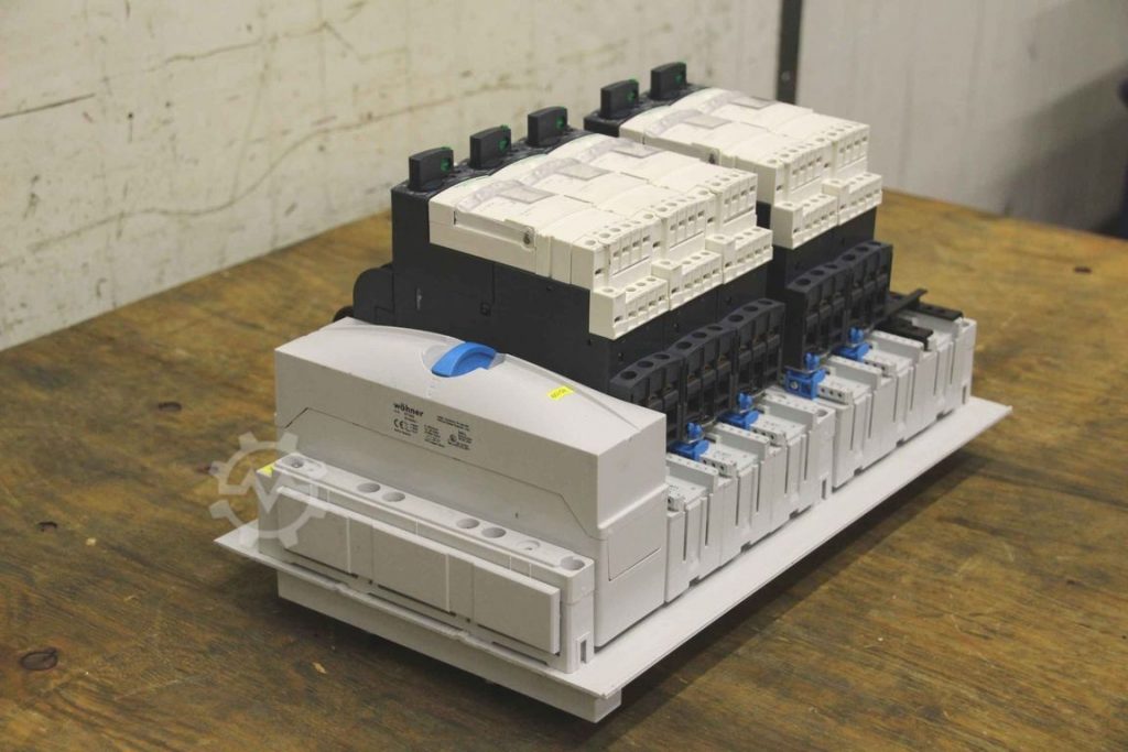 Used Second Hand Schneider LUCA 12 BL LUB12 control module - Used ...